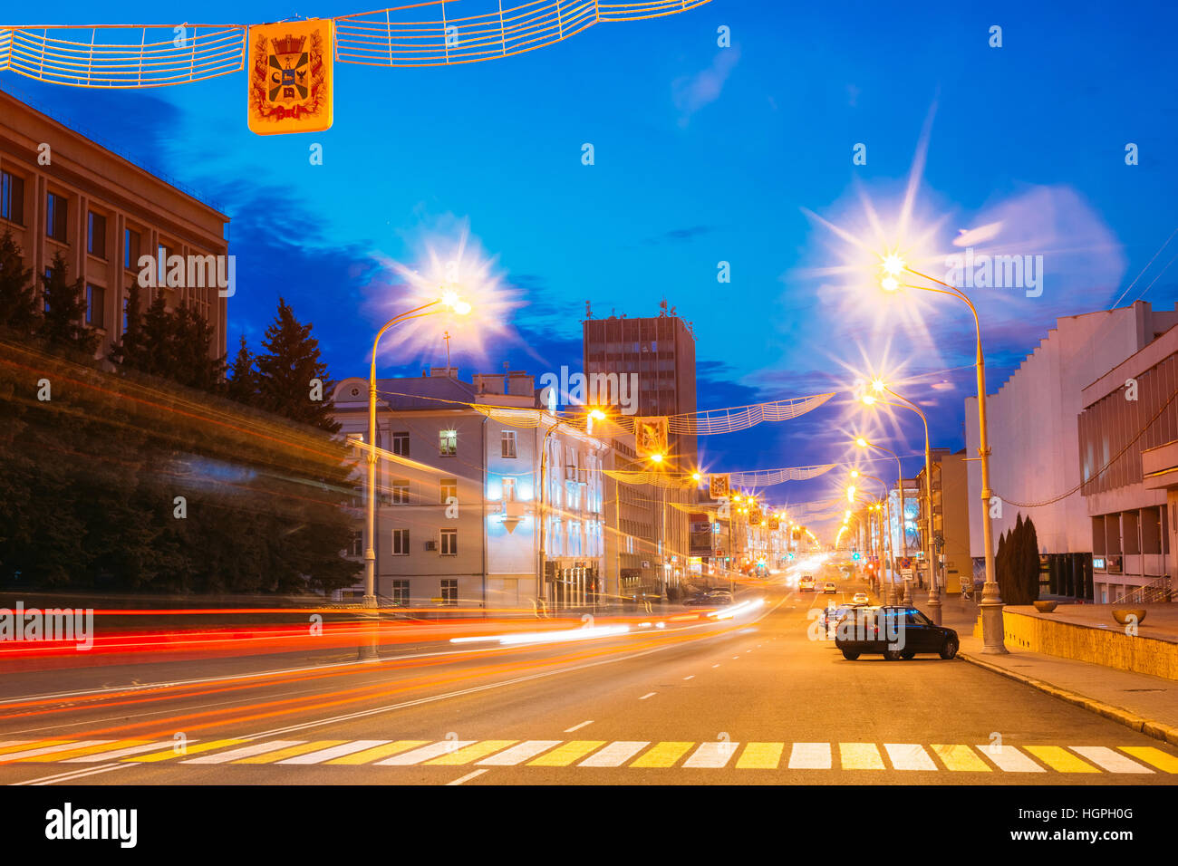 Bright street light in the dark hi-res stock photography and images - Alamy