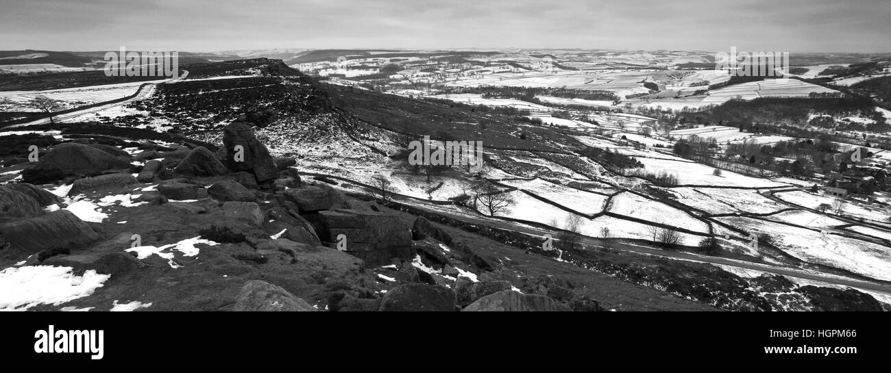 Winter snow, Curbar edge, Peak District National Park, Derbyshire ...