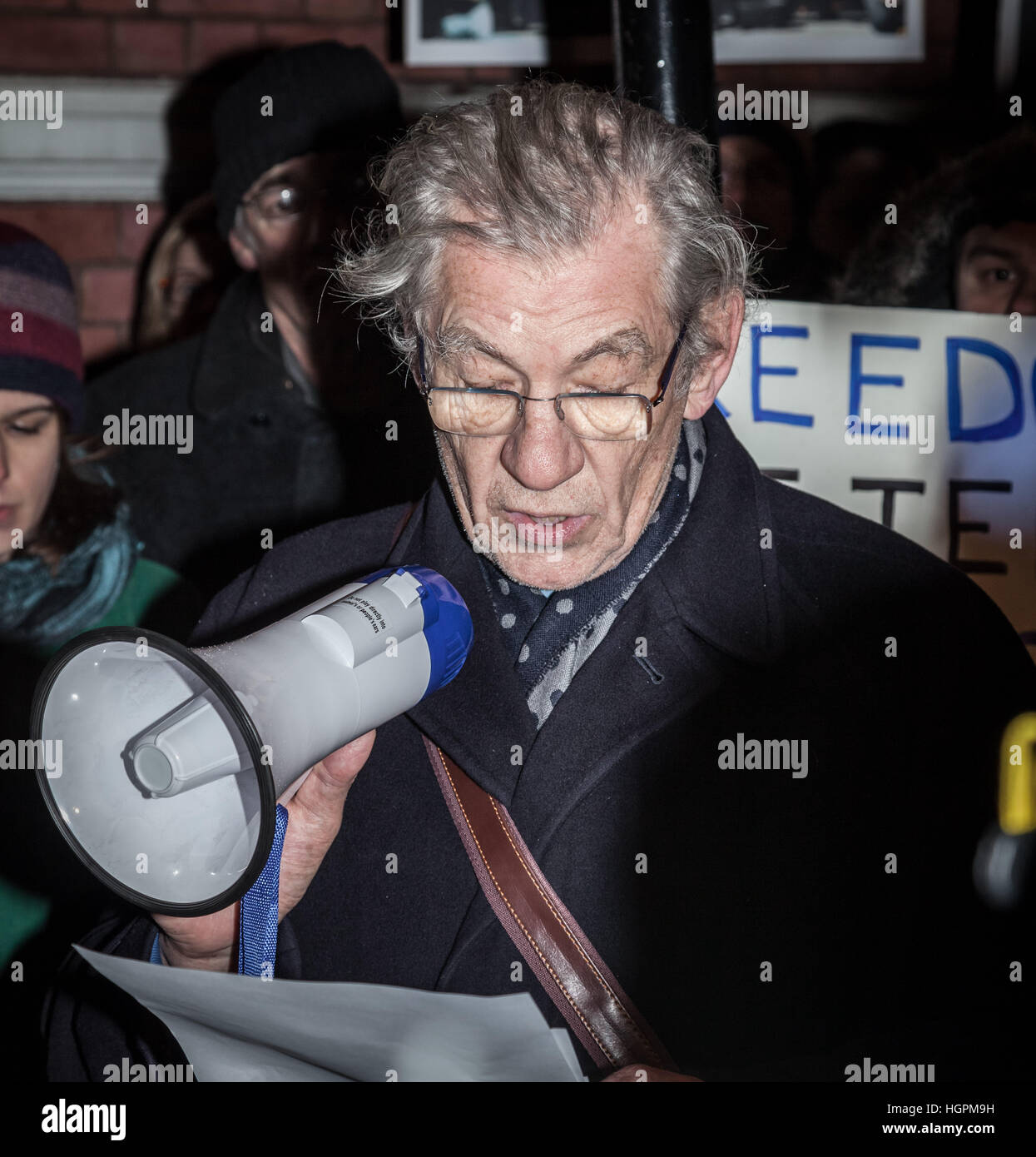 Actors sir ian mckellen right hi-res stock photography and images - Alamy