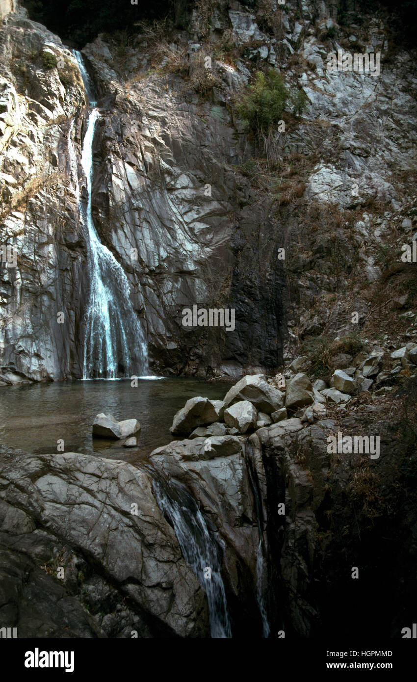 waterfall nunonikino-taki kobe japan Stock Photo - Alamy