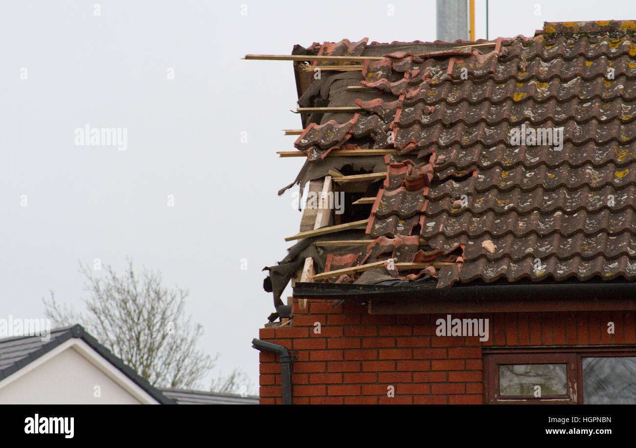 Demolished roof hi-res stock photography and images - Alamy