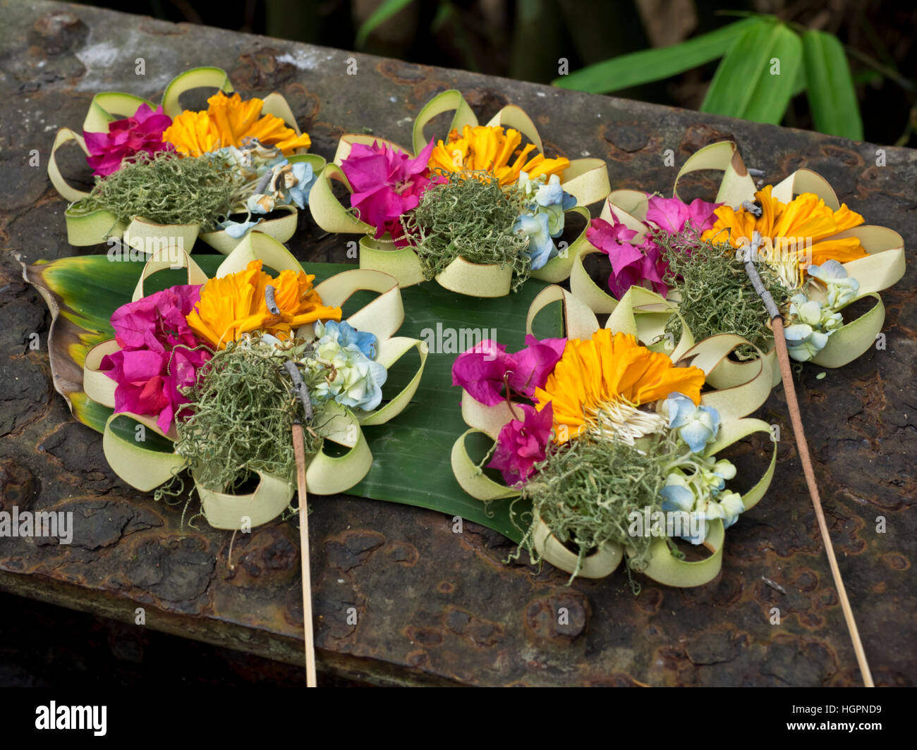 Opfergaben in Bali Stock Photo - Alamy