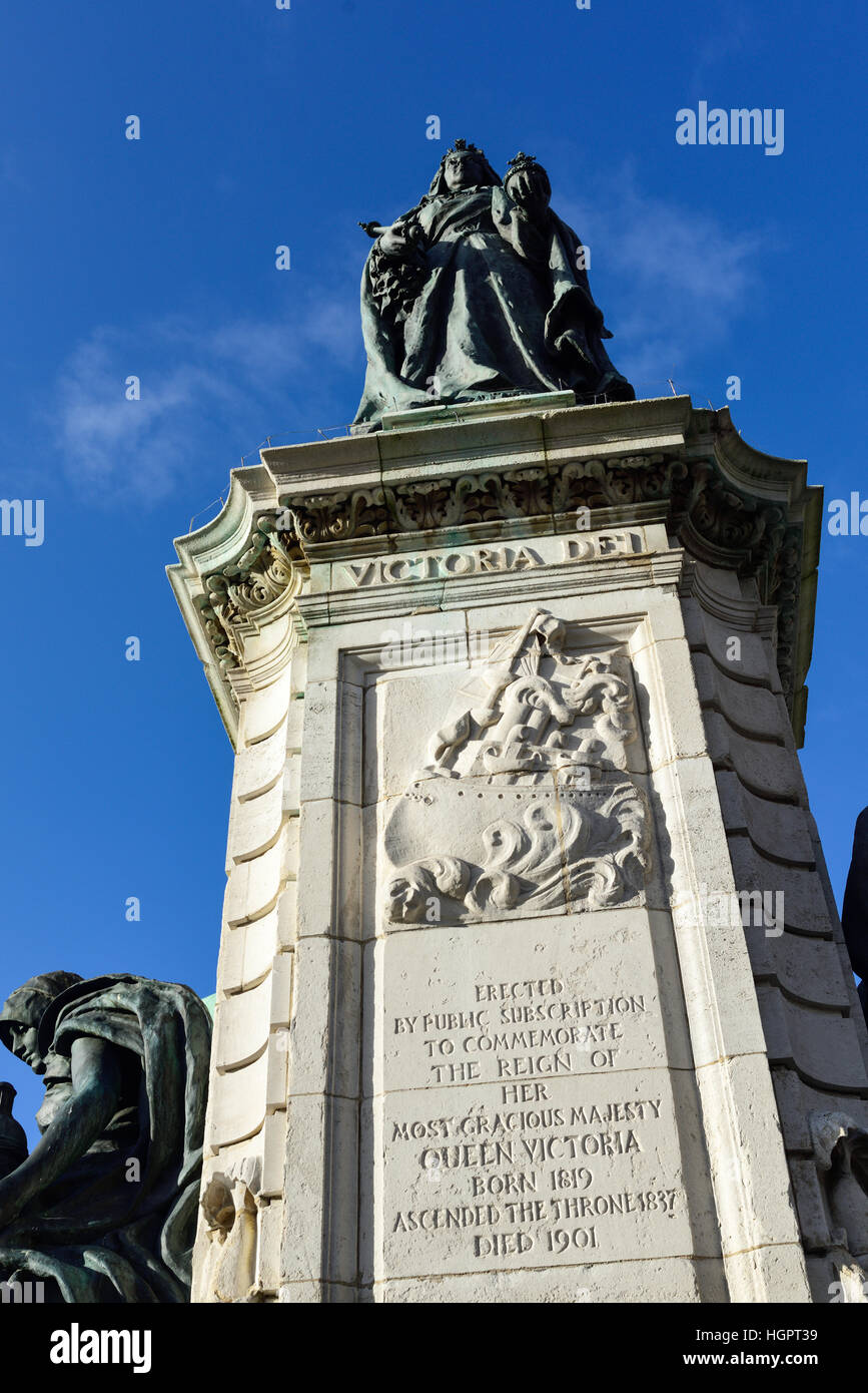 Kingston-Upon-Hull ,East Riding of Yorkshire,UK.Queen Victoria Statue ...
