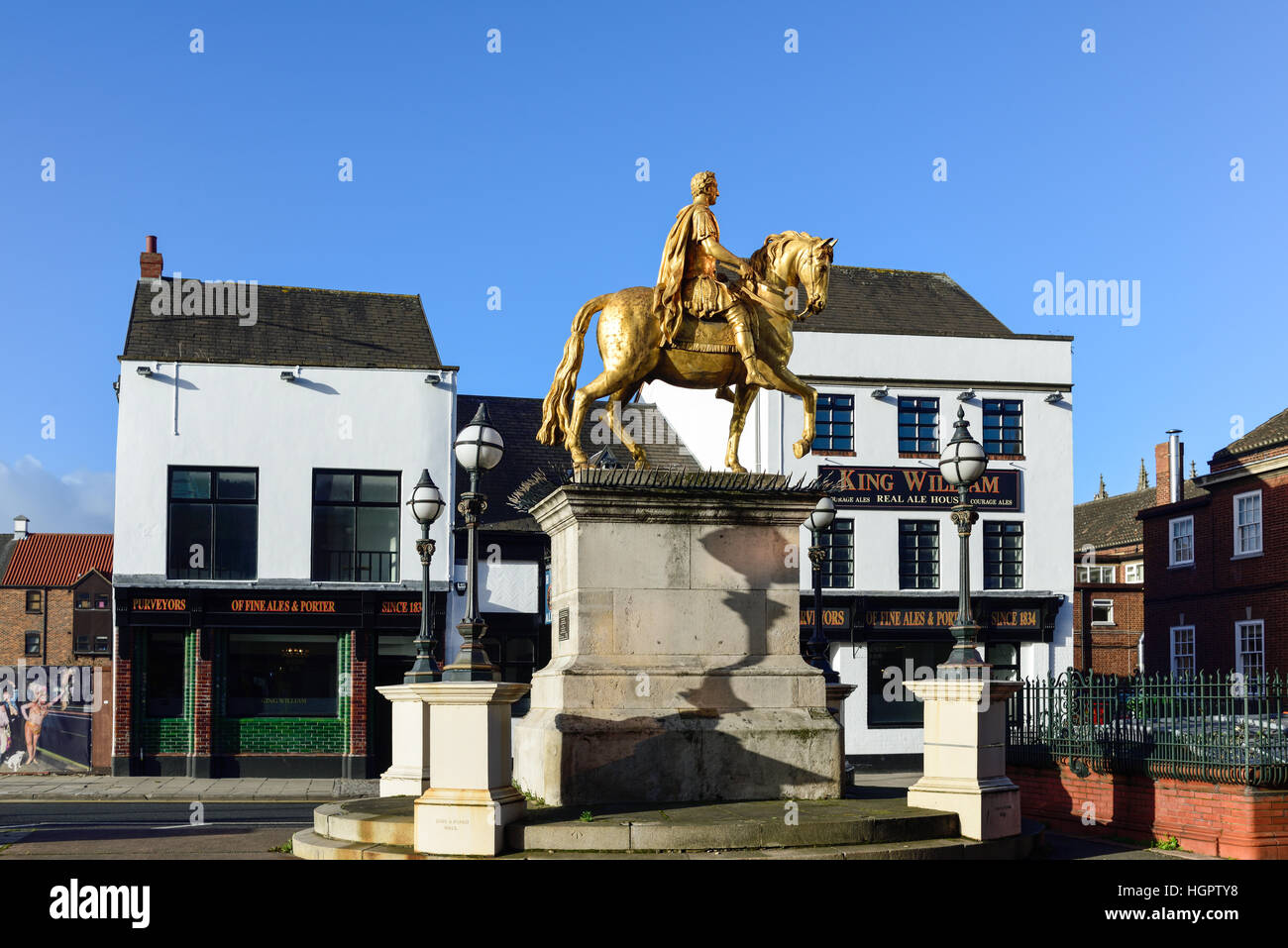 Hull market place hi-res stock photography and images - Alamy