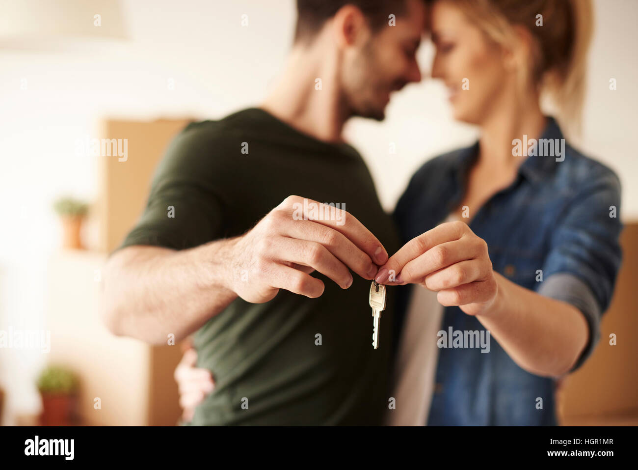 Couple ring key contract hi-res stock photography and images - Alamy
