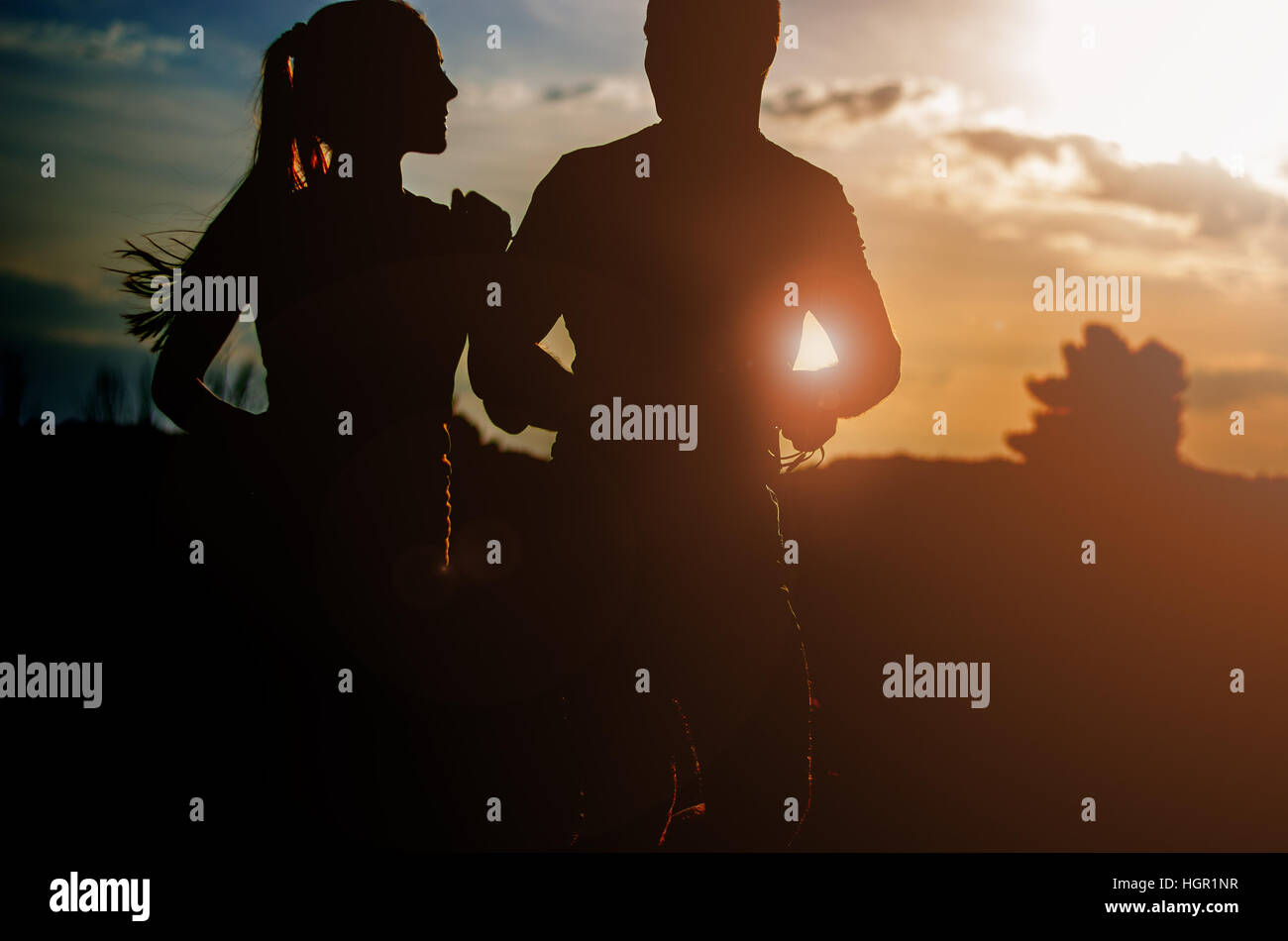 Fitness couple silhouette hi-res stock photography and images - Alamy