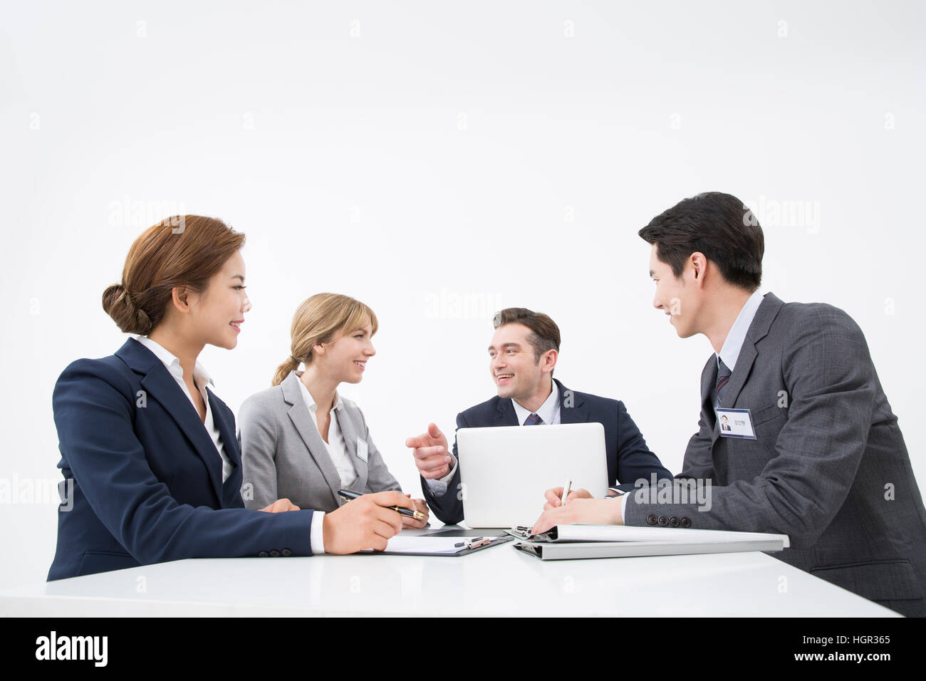 Global people meeting hi-res stock photography and images - Alamy