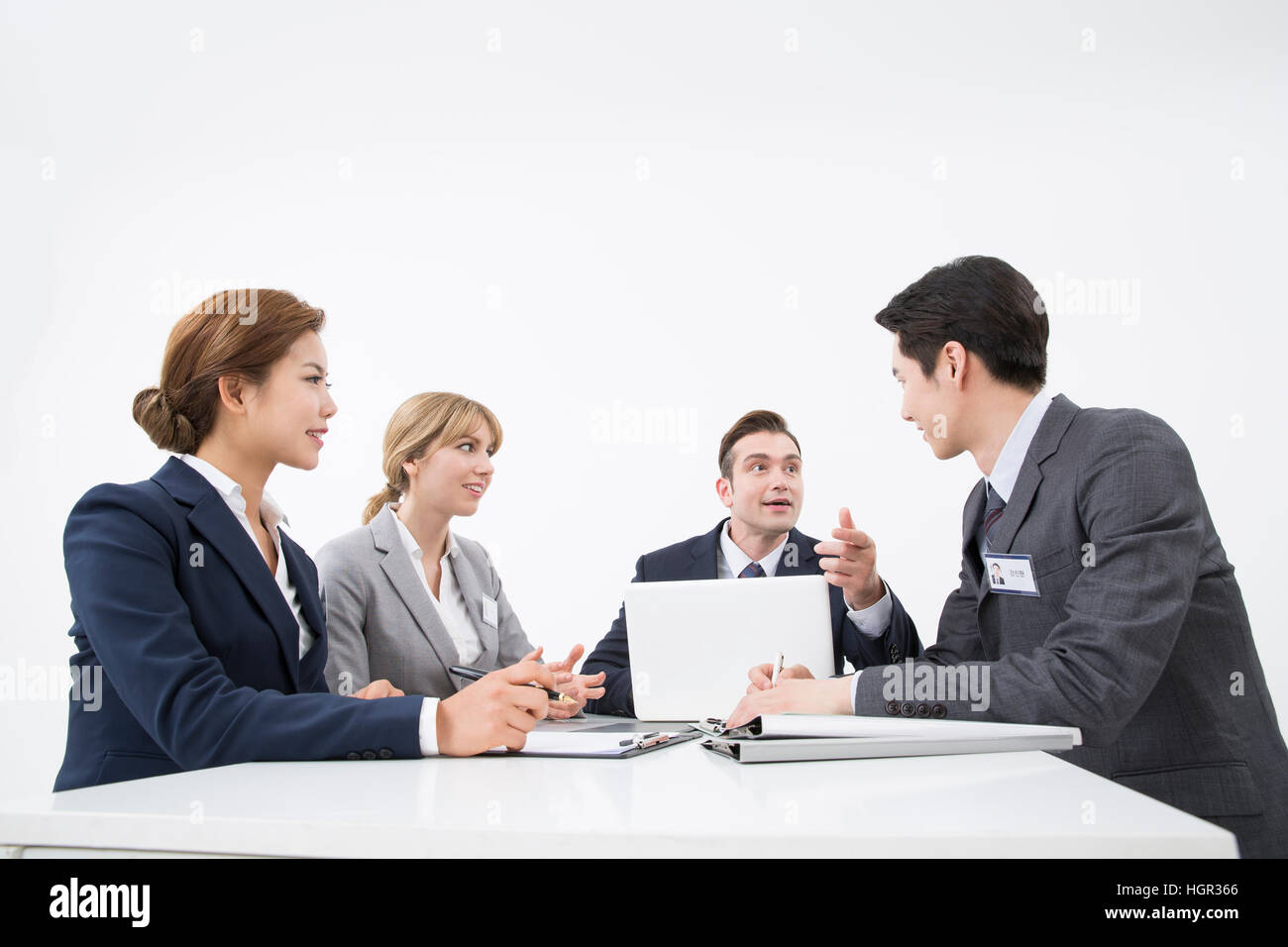 Global people meeting hi-res stock photography and images - Alamy