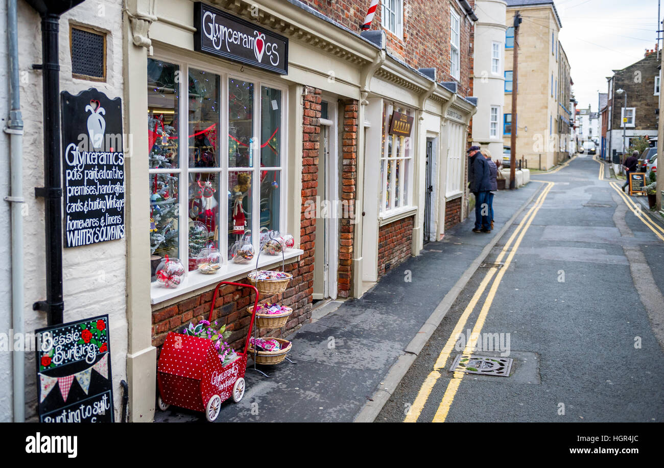 Whitby back streets hi-res stock photography and images - Alamy