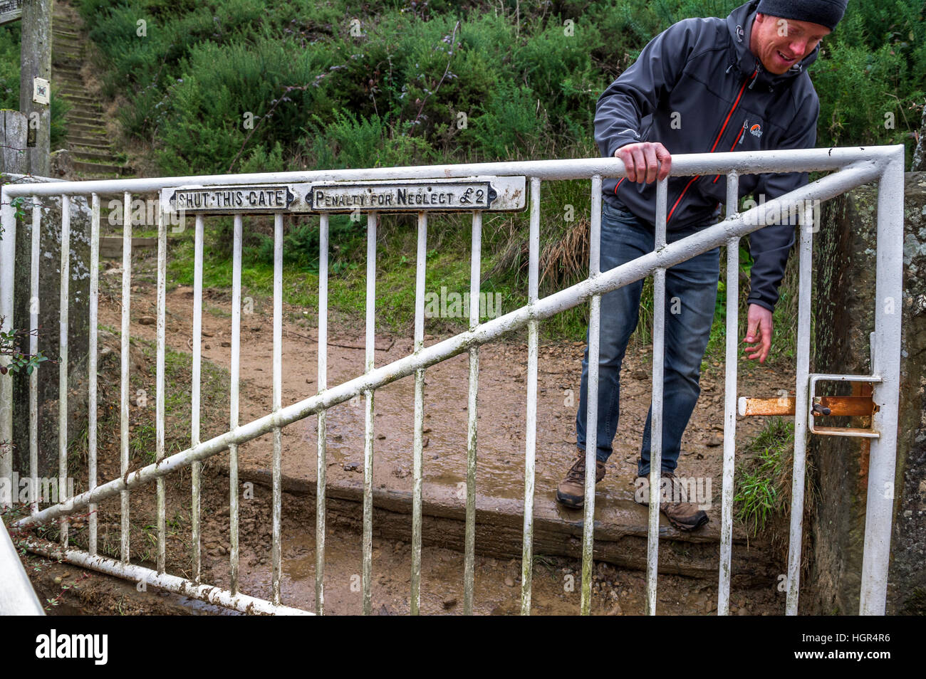 Steel gate hi-res stock photography and images - Alamy