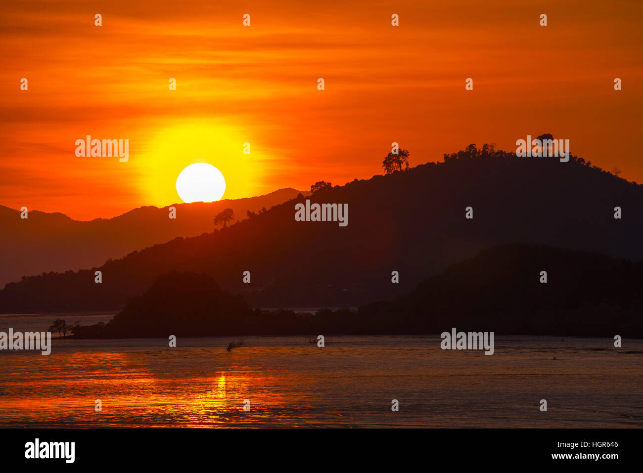 Mountain sunset with trees hi-res stock photography and images - Alamy