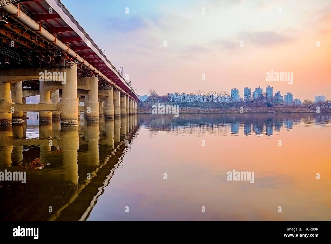 South han river bridge hi-res stock photography and images - Alamy