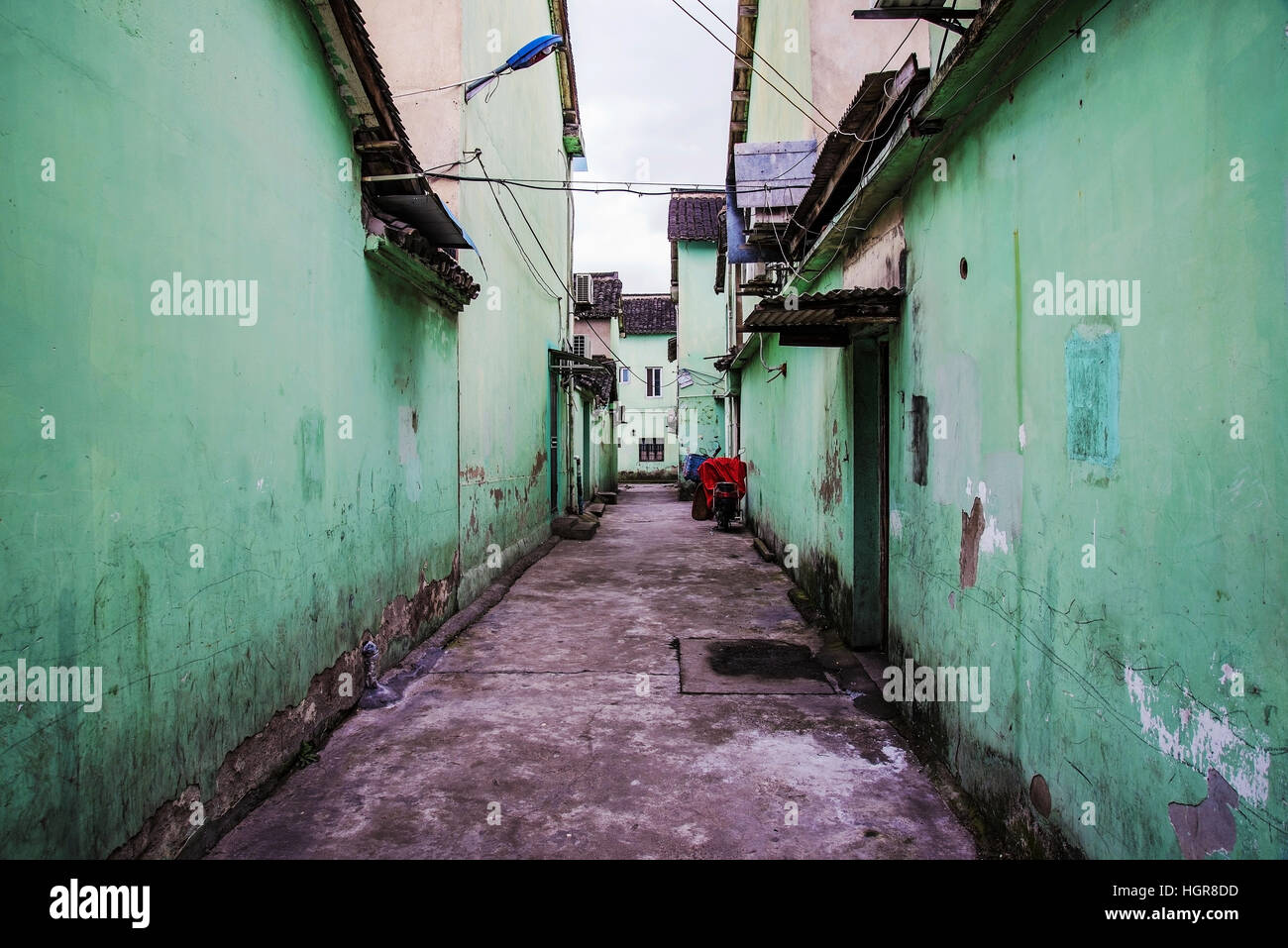 Shanghai old street and old architecture hi-res stock photography and ...