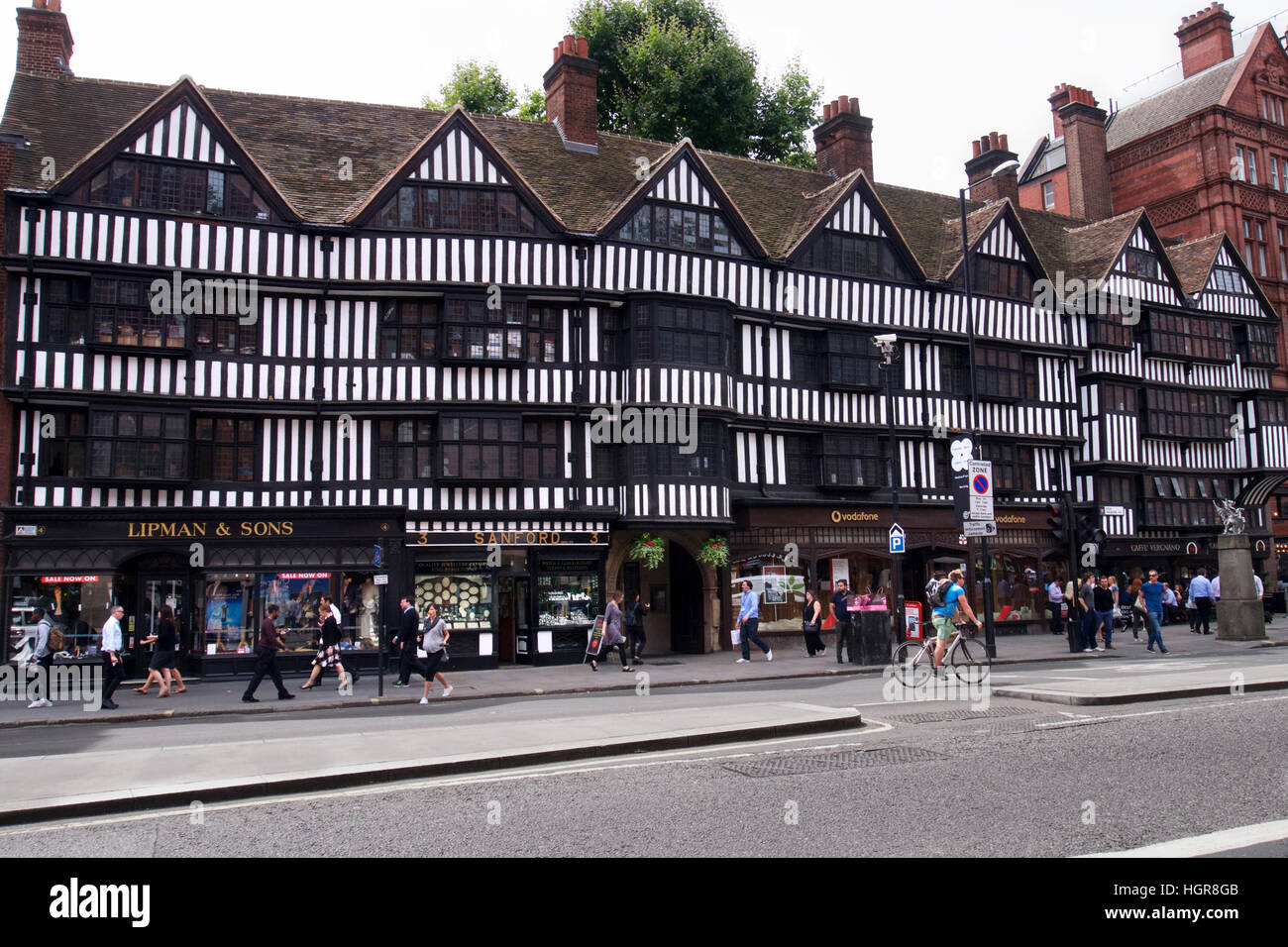 Tudor london building hi-res stock photography and images - Alamy