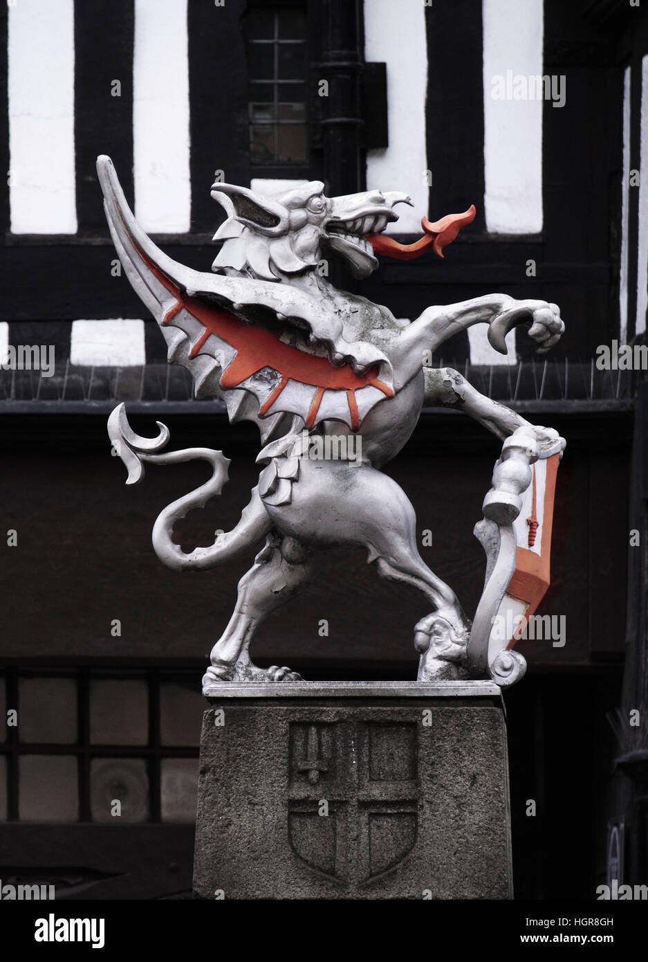 City of london dragon statue hi-res stock photography and images - Alamy