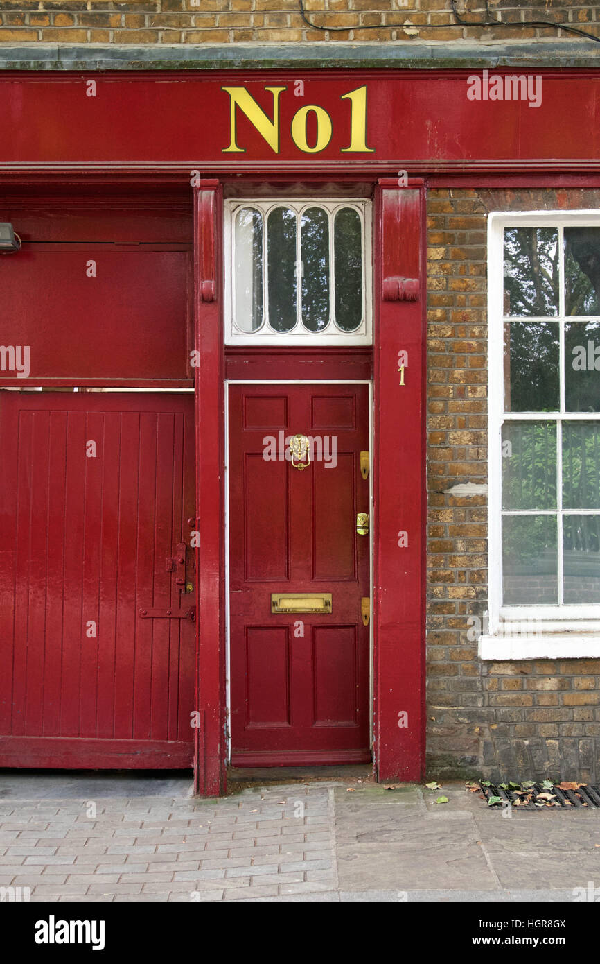 1 door hi-res stock photography and images - Alamy