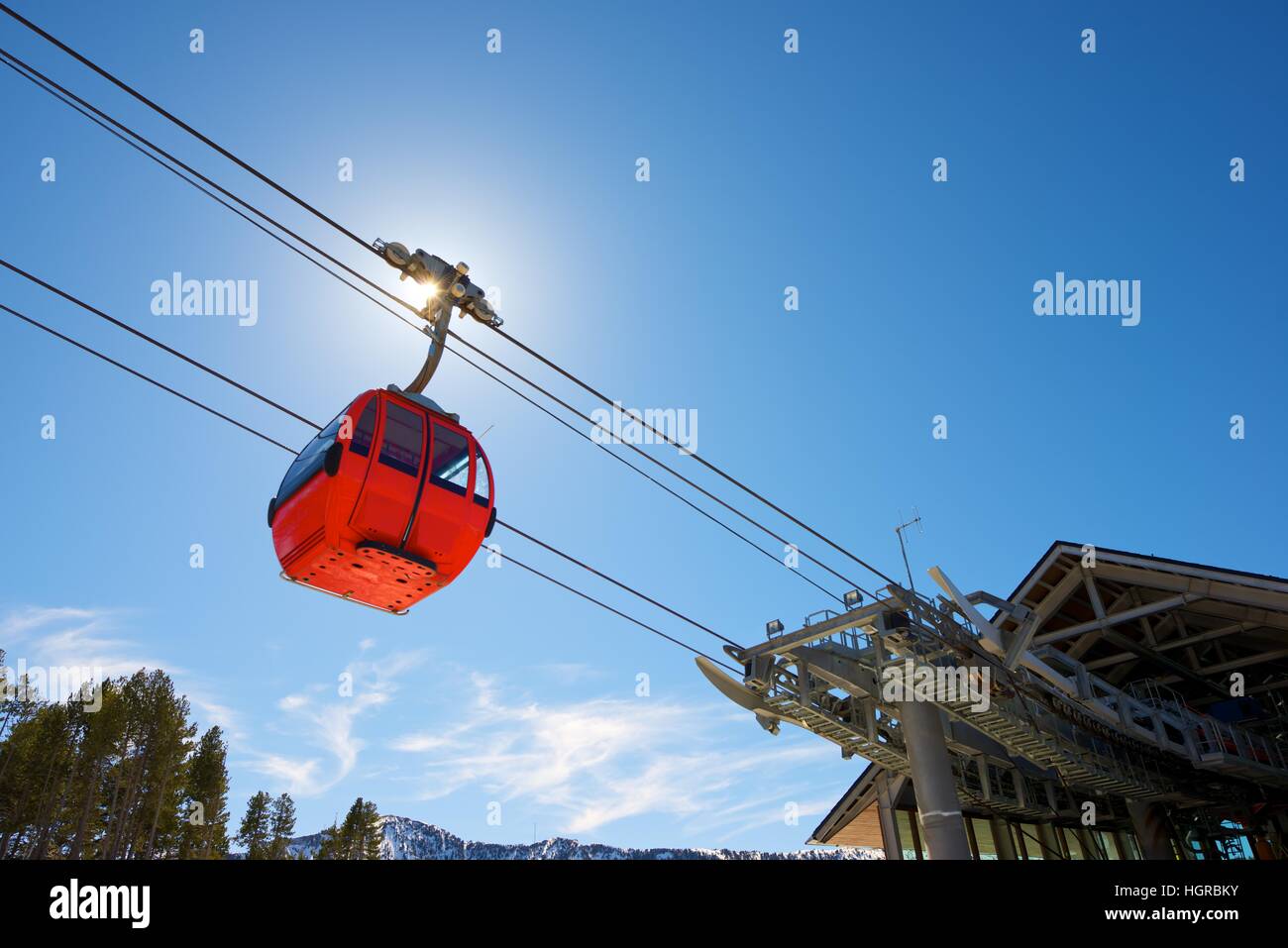 Detail cable skiing hi-res stock photography and images - Alamy