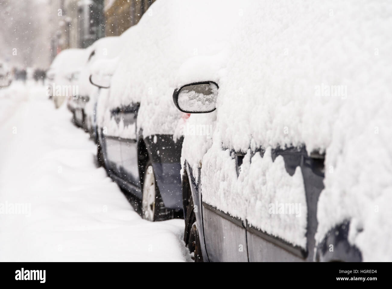 White snow car hi-res stock photography and images - Alamy