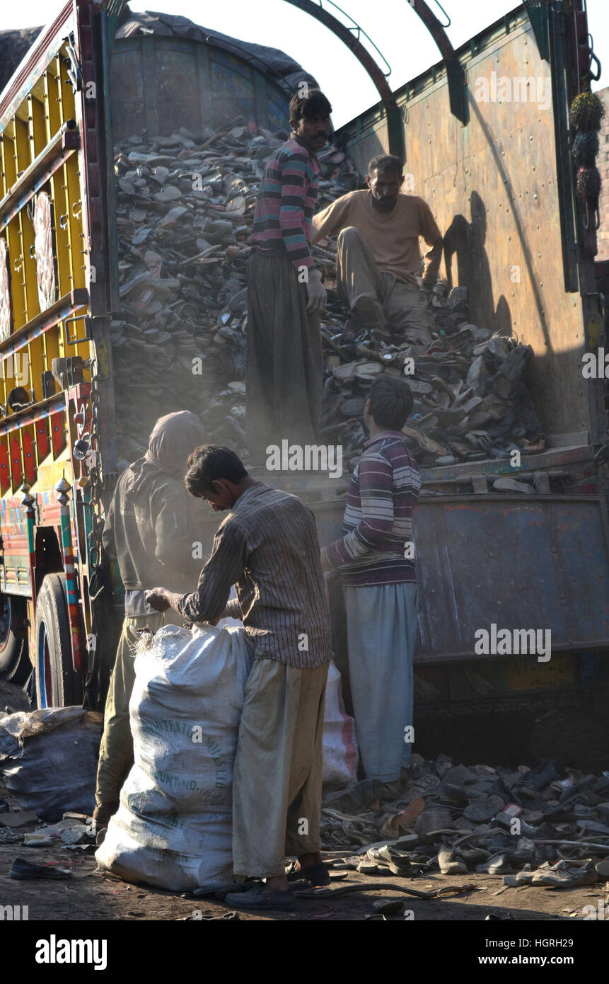 Lahore, Pakistan. 12th Jan, 2017. Pakistani people busy in their ...