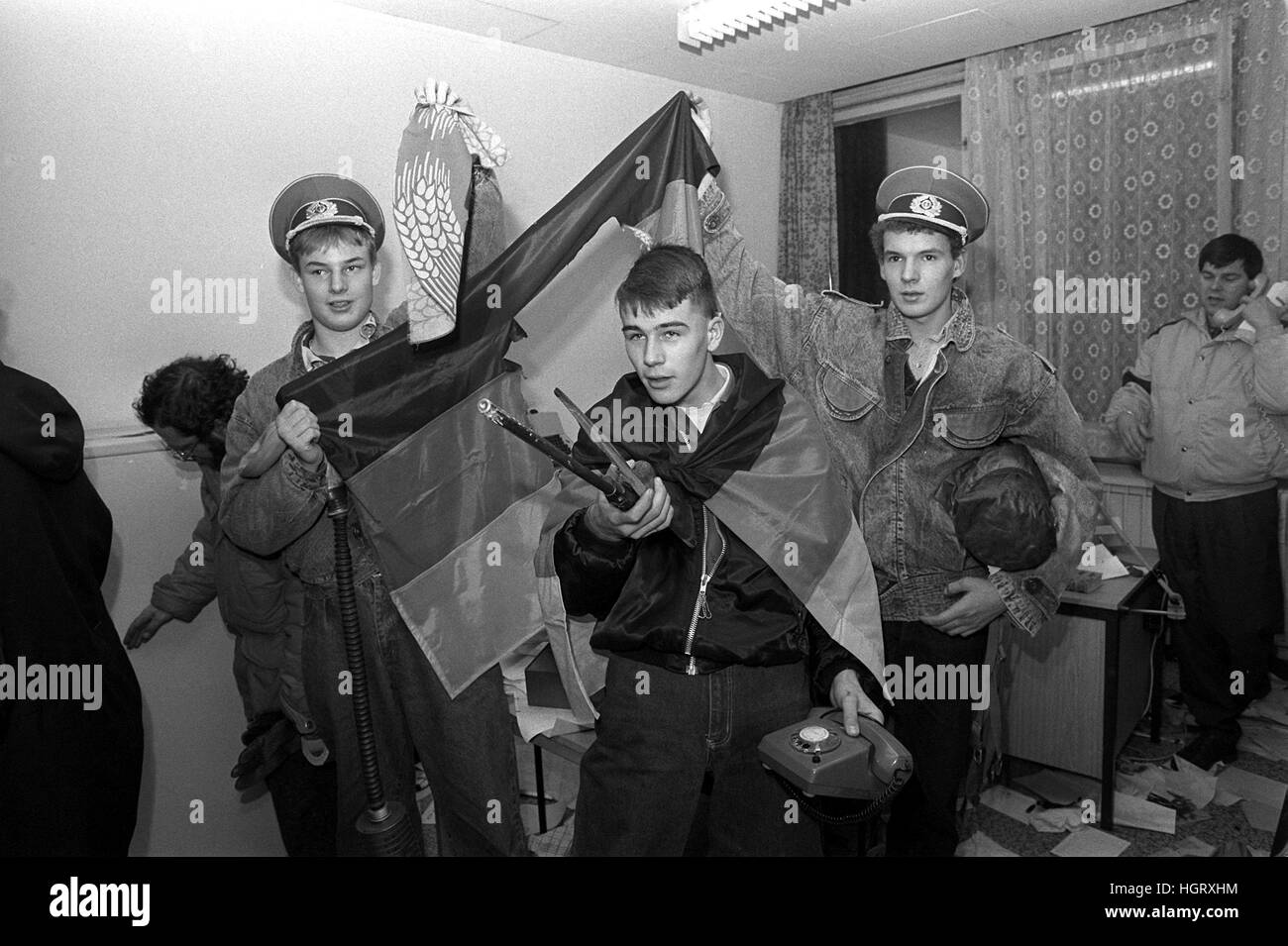 ARCHIVE - An archival image dated 15.01.1990 shows citizens of the GDR ...