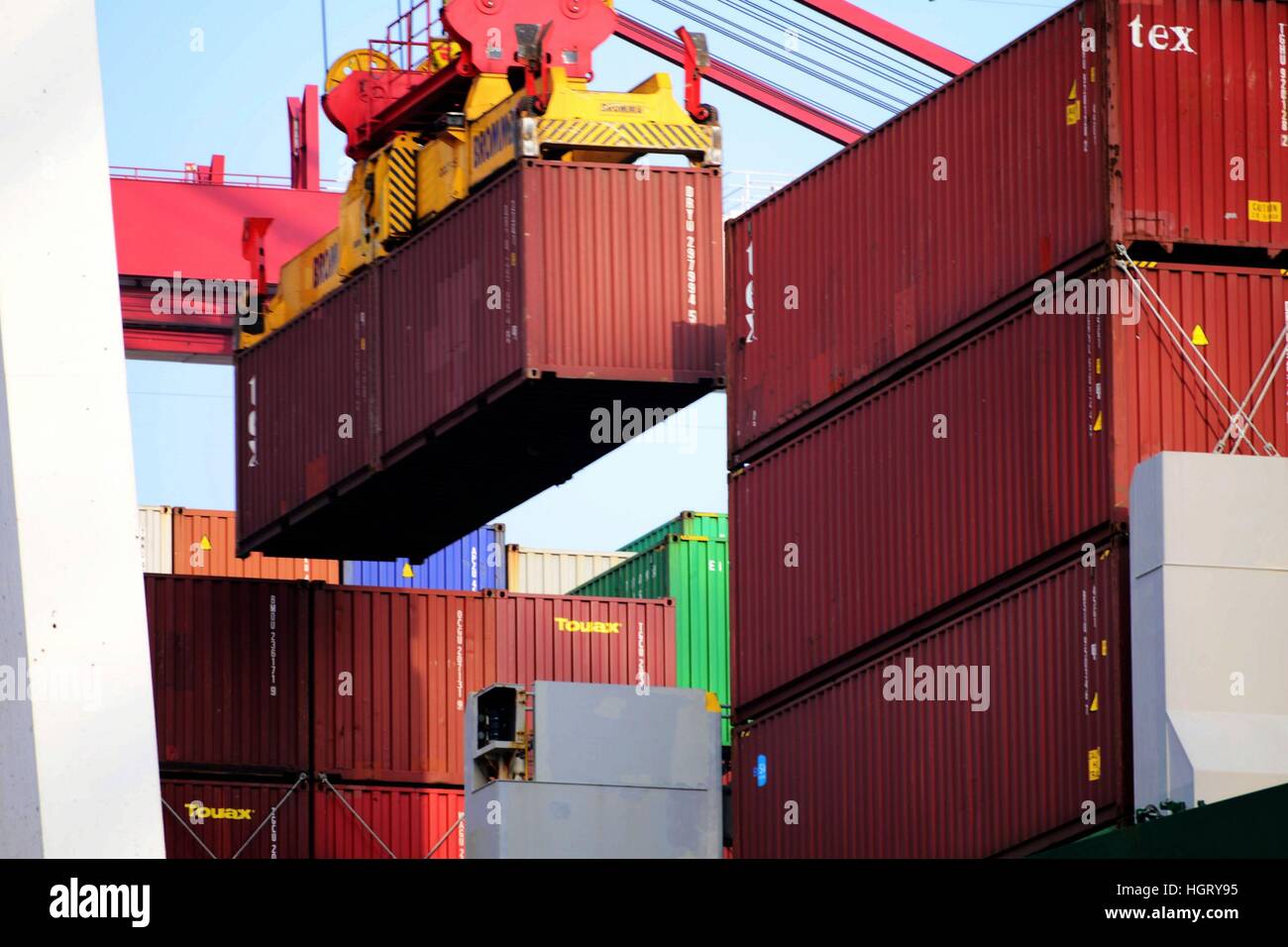 Chinas import and export hi-res stock photography and images - Alamy