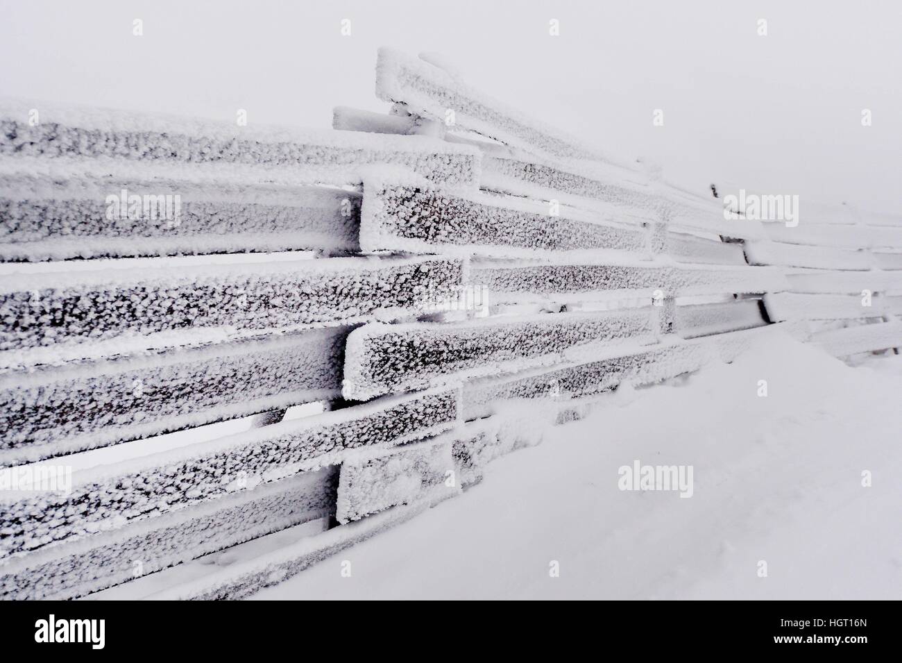 Sonnenberg, Germany. 11th Jan, 2017. Winter landscape with fence ...