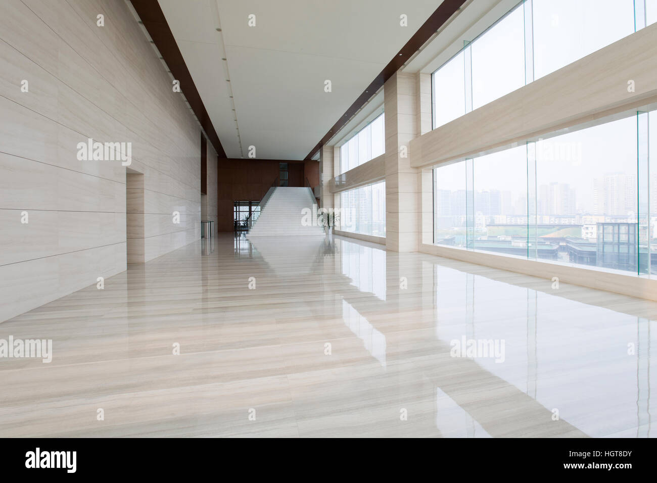 Hallway building feature corridor hi-res stock photography and images ...