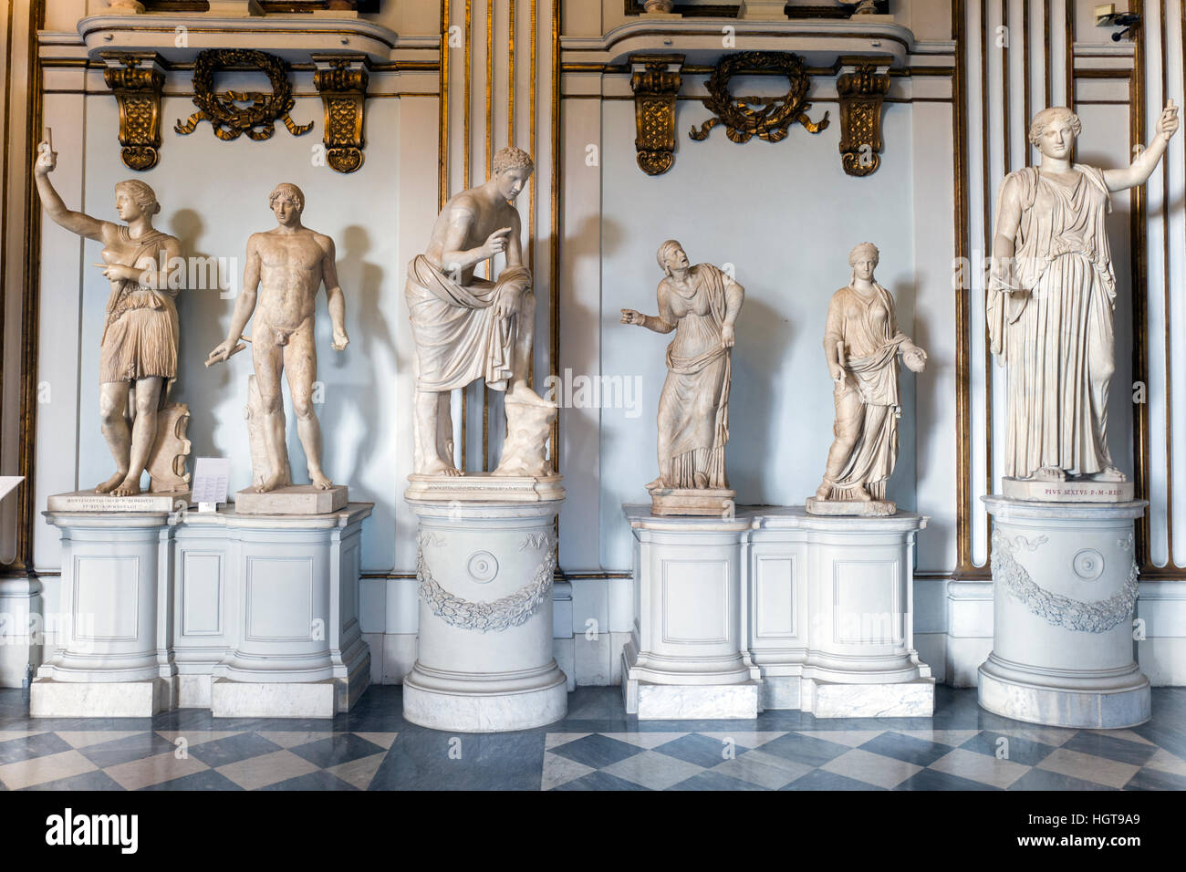 Hall of emperors capitoline museum hi-res stock photography and images ...