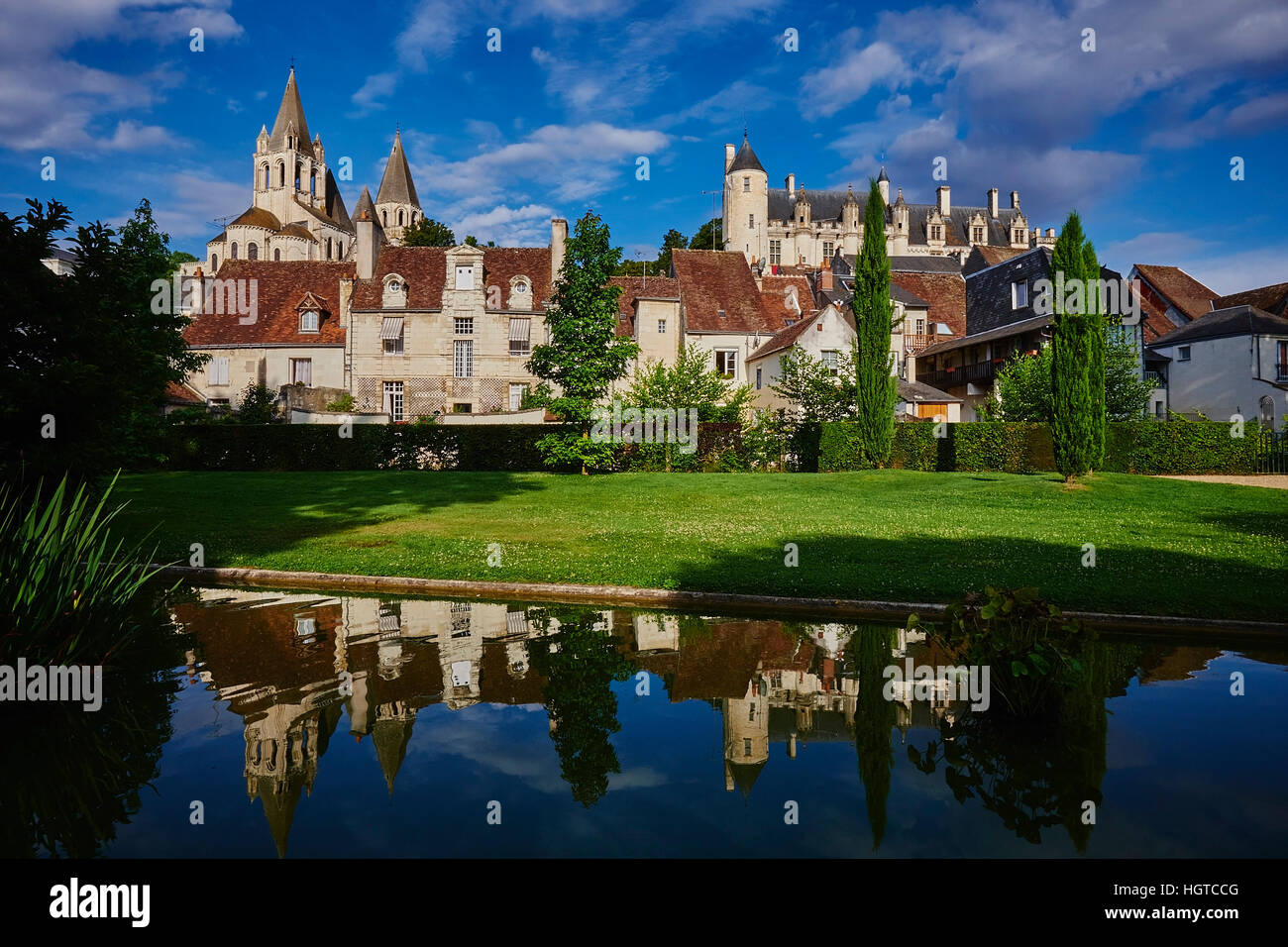 Garden castle logis royal hi-res stock photography and images - Alamy