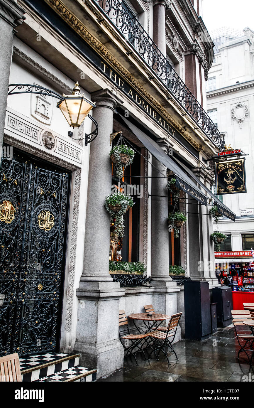 The Admiral Pub London Stock Photo - Alamy