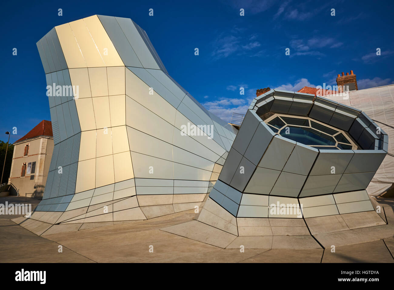Frac centre hi-res stock photography and images - Alamy