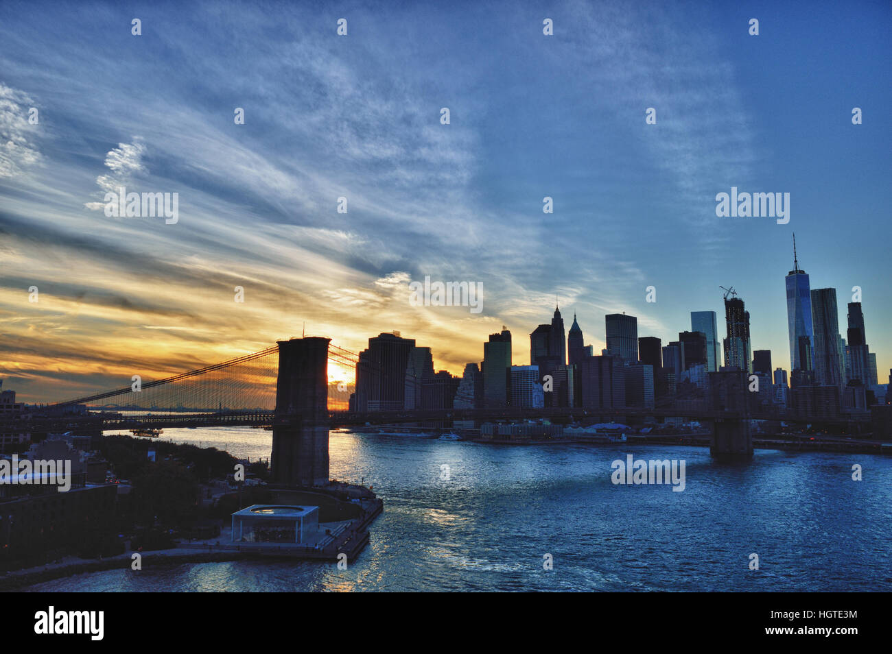 Sunset over lower manhattan hi-res stock photography and images - Alamy