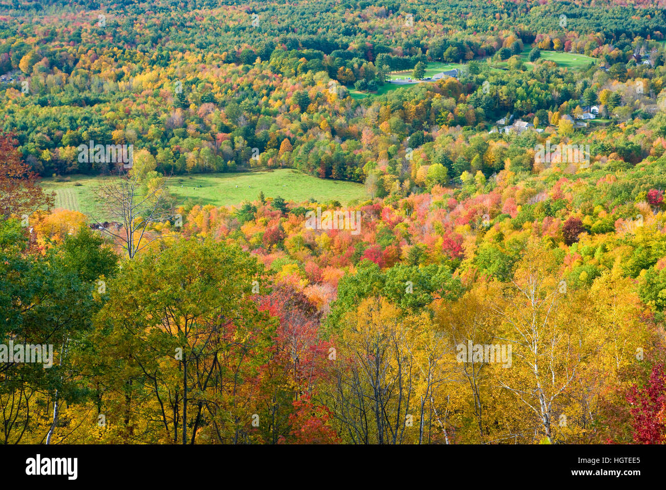 Mohawk trail hi-res stock photography and images - Alamy