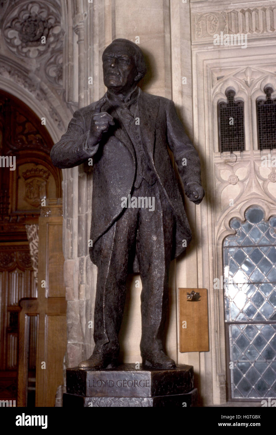 Statue of Lloyd George politician statesman Stock Photo - Alamy