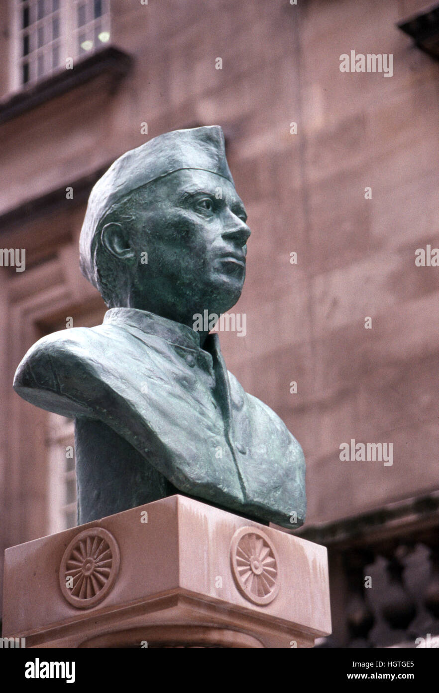 Jawaharlal nehru statue hi-res stock photography and images - Alamy