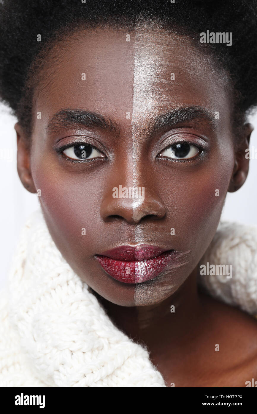 Pretty refugee girl hi-res stock photography and images - Alamy