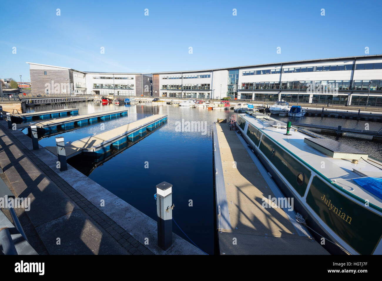 Longboat barge on Forth & Clyde canal at Kirkintilloch Marina Stock ...