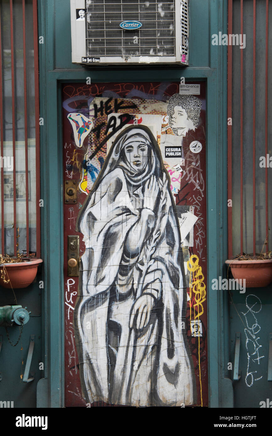 Wall outside mural hi-res stock photography and images - Alamy