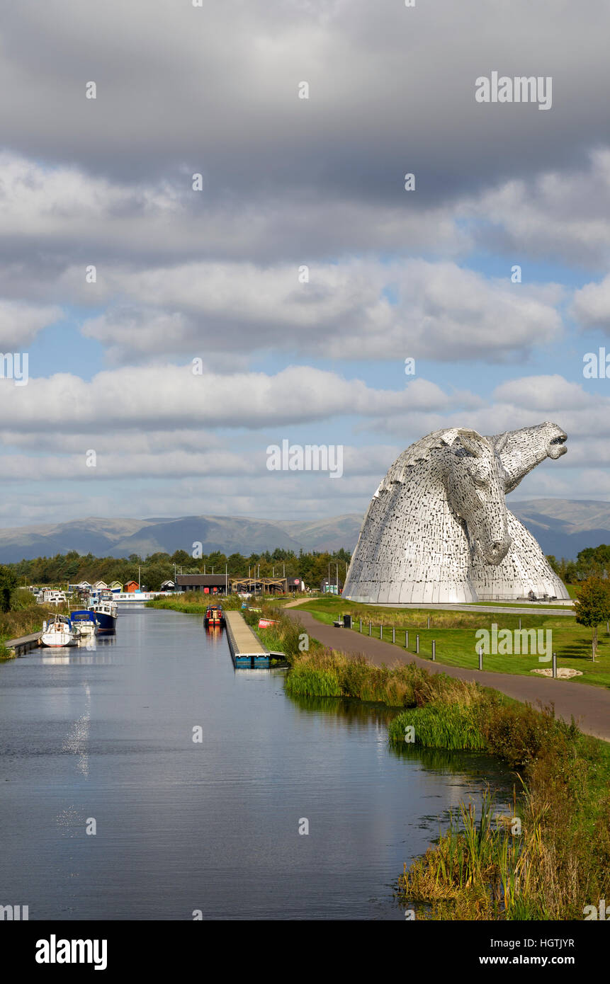 The Kelpies -Andy Scott's horse-head sculptures at Falkirk's Helix Park ...