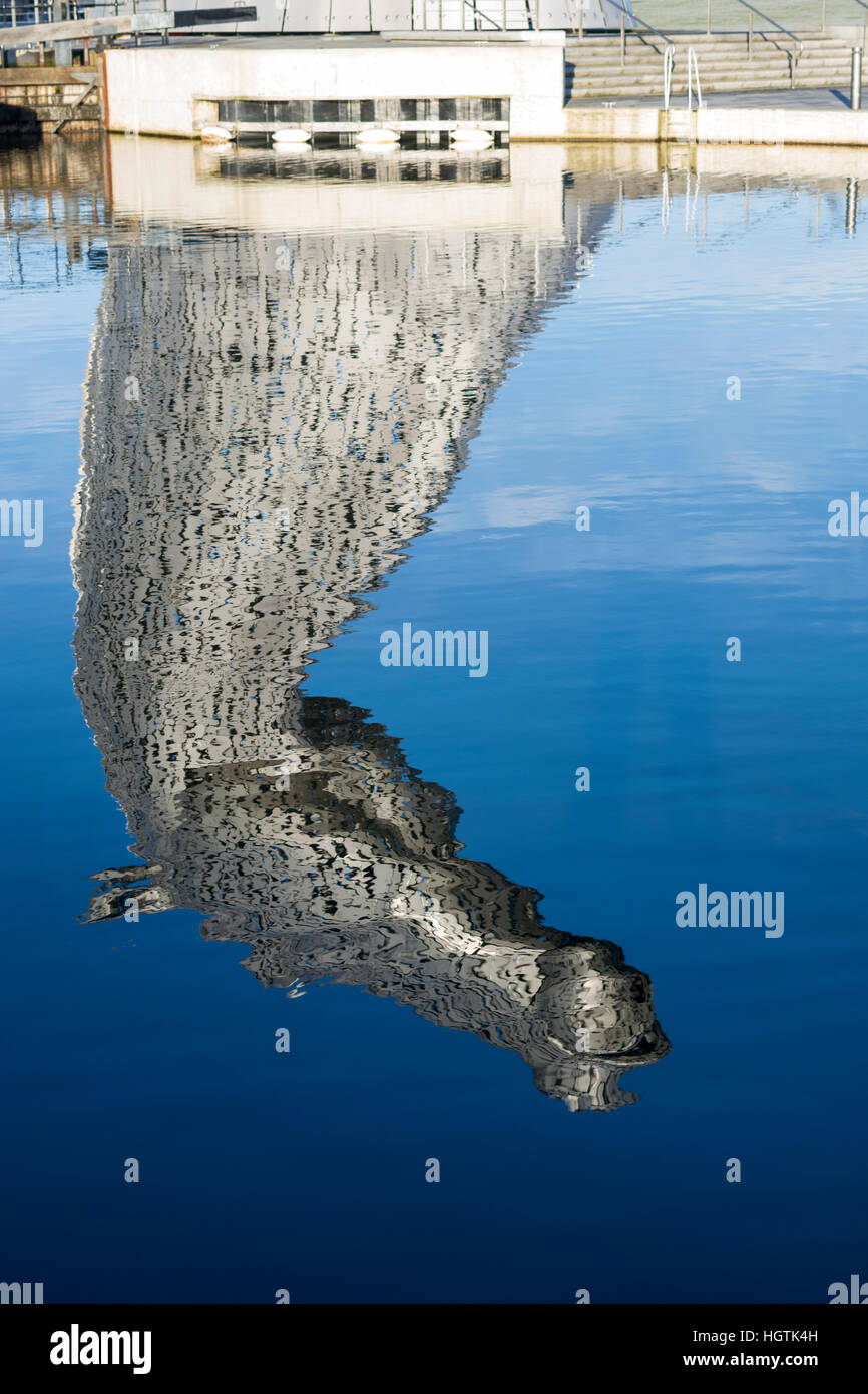 A reflection of one of The Kelpies -Andy Scott's horse-head sculptures ...