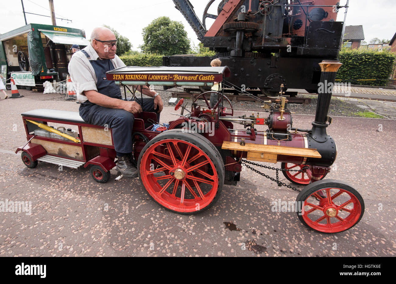 Steam driven miniature traction engine at vintage vehicle Fair Stock ...