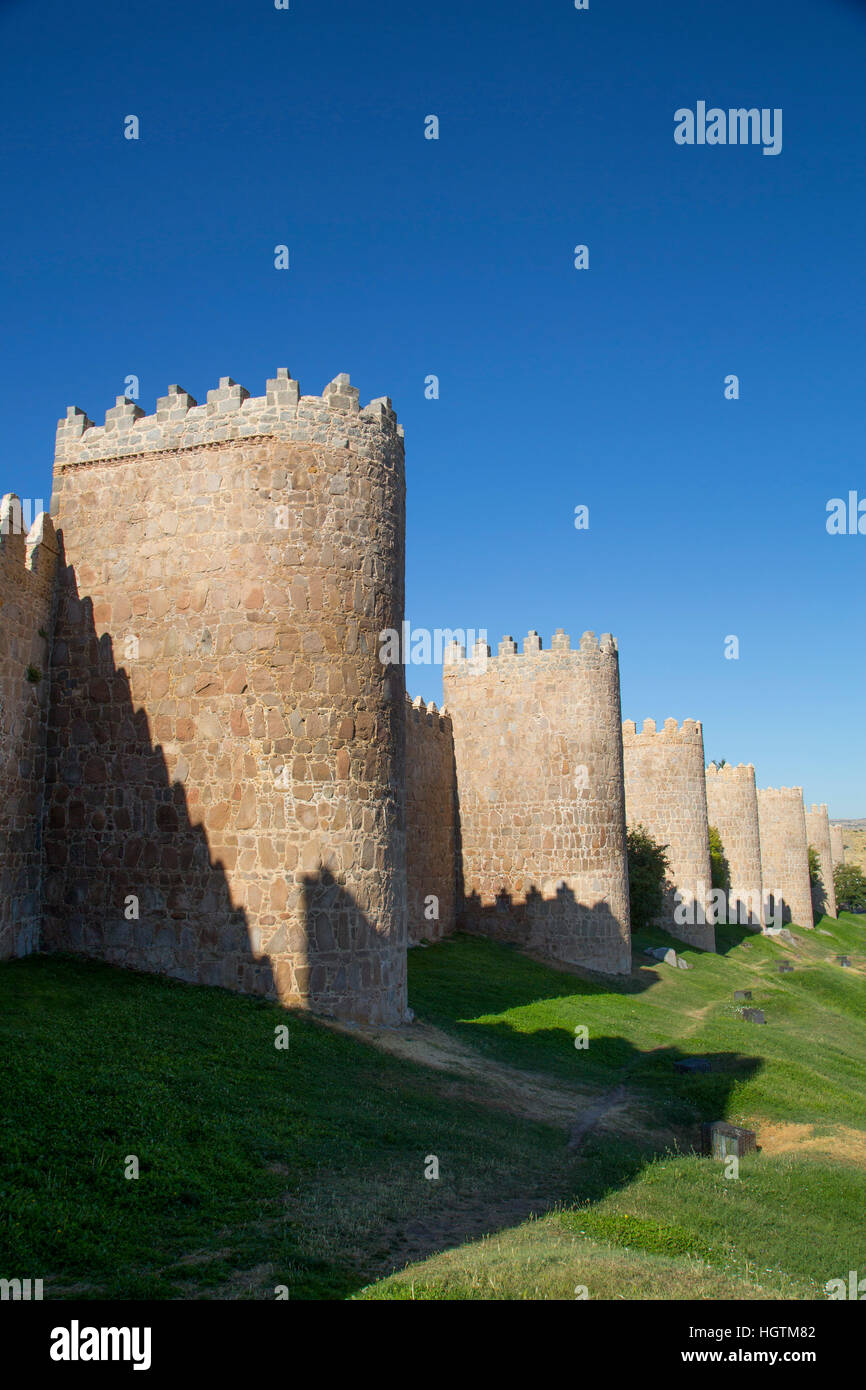 Crenellated wall hi-res stock photography and images - Alamy