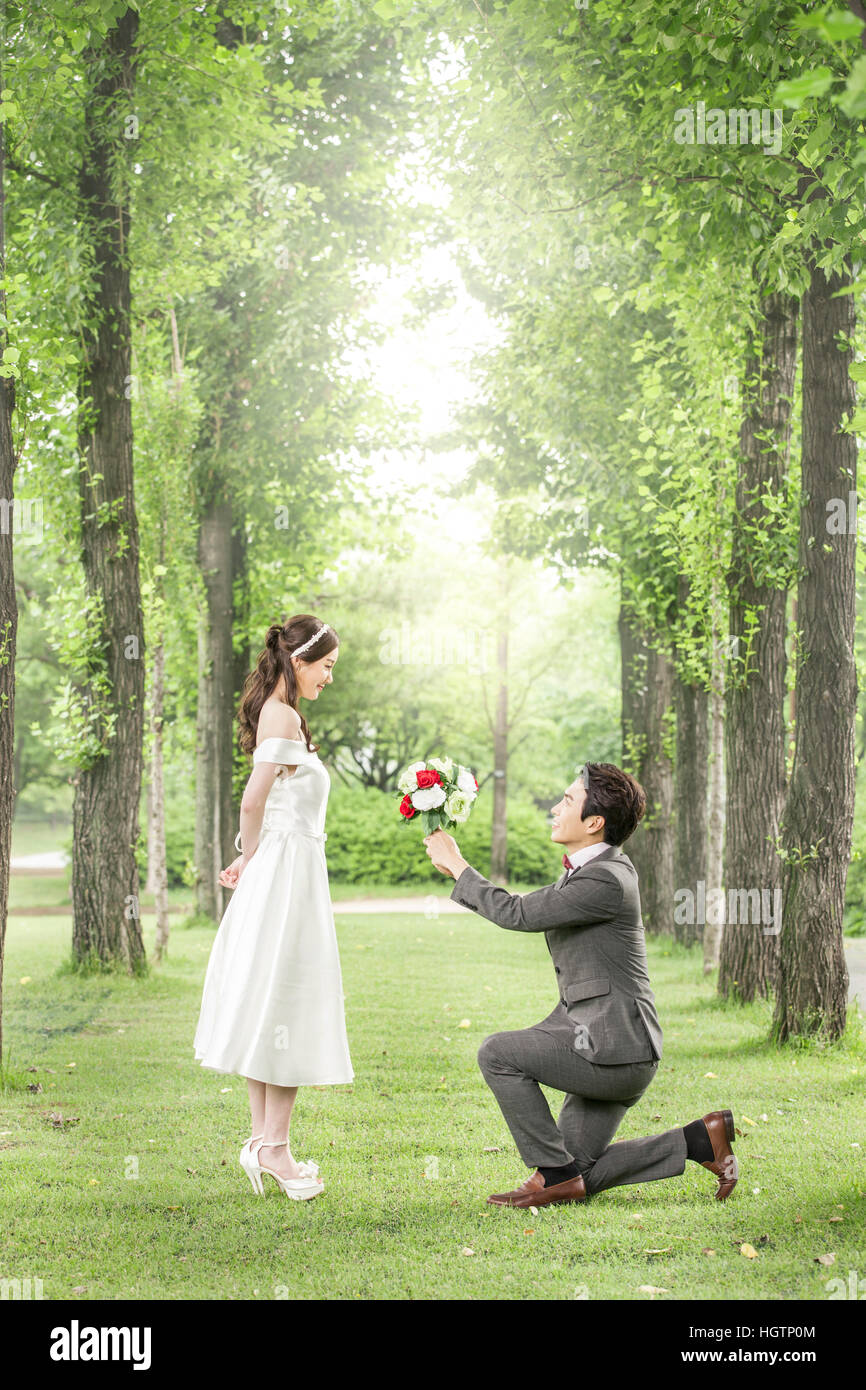 Romantic couple posing back hi-res stock photography and images - Alamy