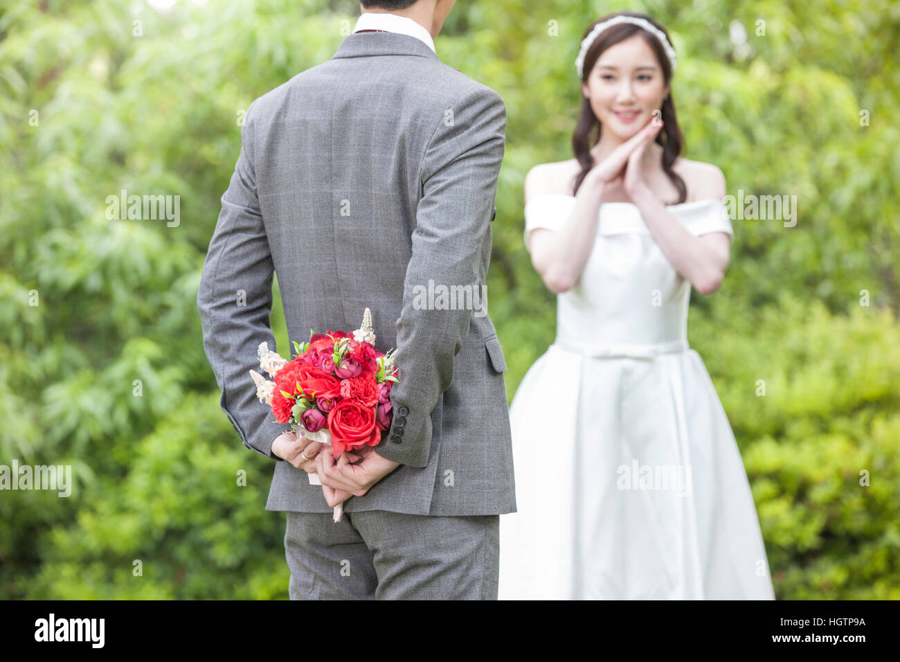 Romantic couple posing back hi-res stock photography and images - Alamy