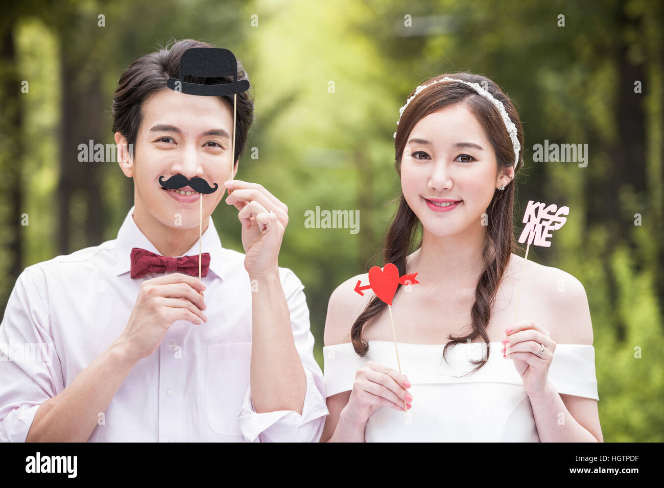 Young romantic couple posing hi-res stock photography and images - Alamy
