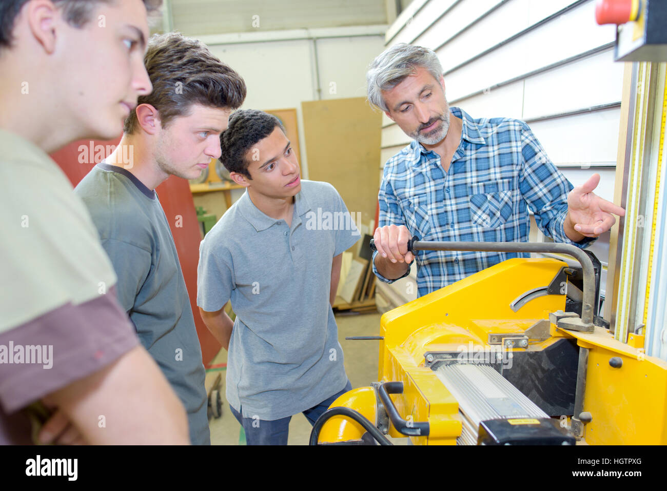 showing how a machine works Stock Photo - Alamy