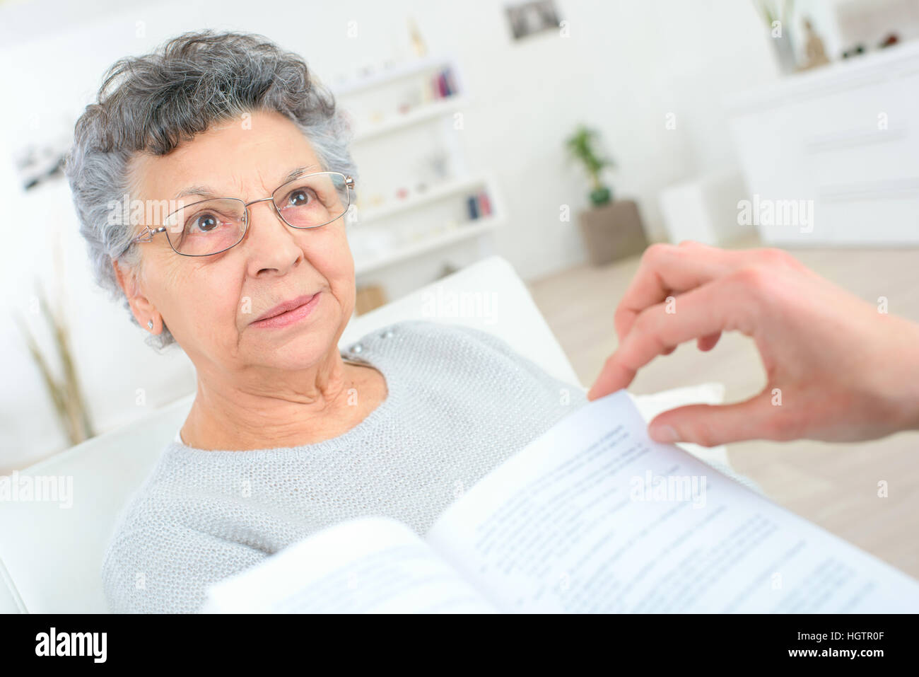 Instruct reading hi-res stock photography and images - Alamy