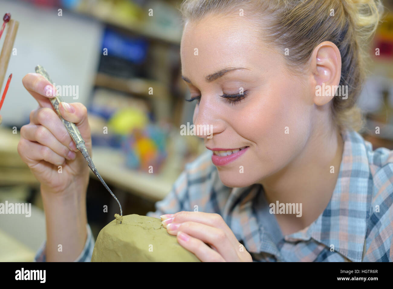 Worker artist sculpting sculpture hi-res stock photography and images ...