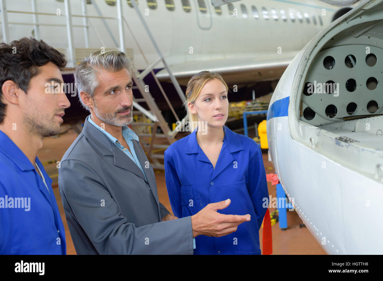 Complex circuit and components hi-res stock photography and images - Alamy