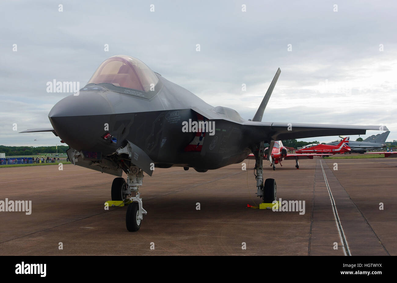 Royal air force f 35b hi-res stock photography and images - Alamy